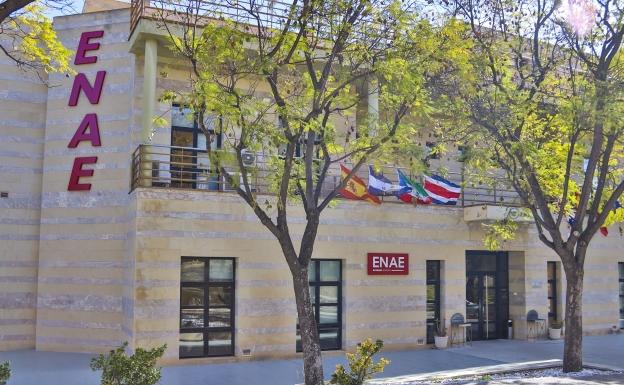 Enae Business School celebra 30 años formando a grandes empresarios | La Verdad